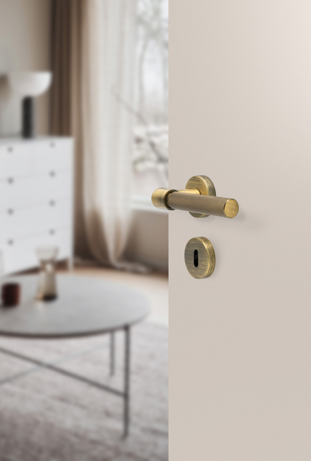 Door handle for interior doors with modular lock | Beslag Design